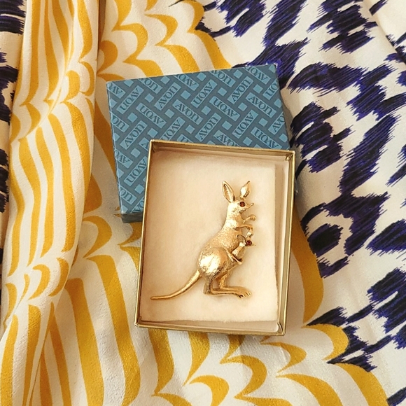 Avon | Jewelry | Cutest Vintage Avon Kangaroo Pin Ever | Poshmark